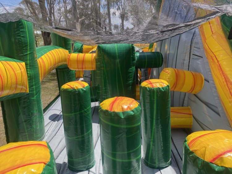 Tropical Run Obstacle Course - GoWild Castles & Party Hire Greenbank ...