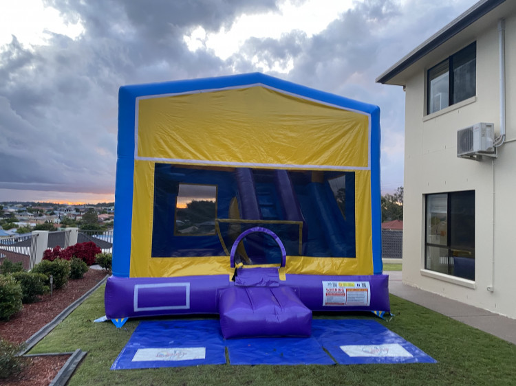 No Theme Jumping Castle 4in1 Combo - GoWild Castles & Party Hire ...